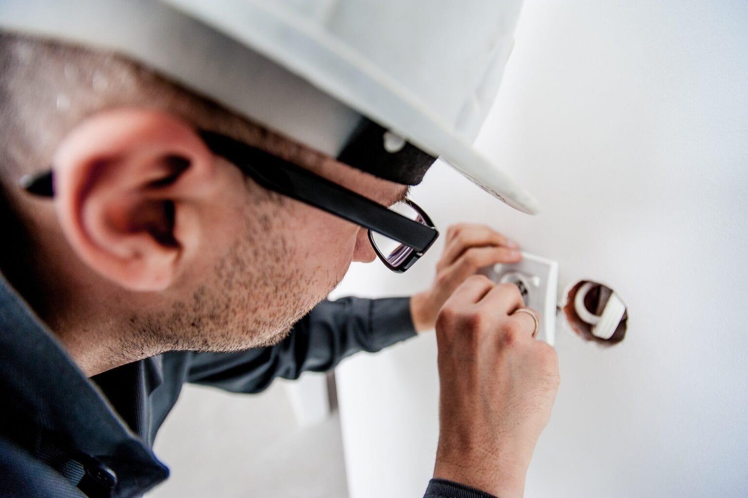 Step-by-Step Instructions for EV Charger Installation – EN Plus